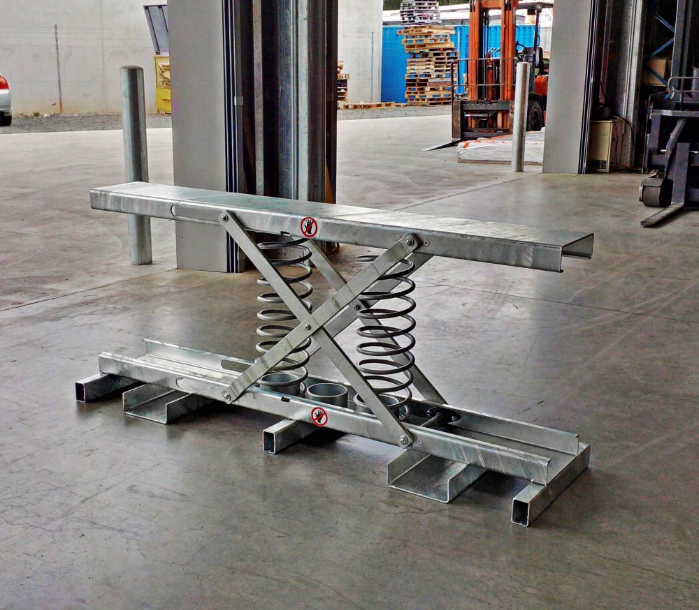 Timber Bearer | Galvanised Steel | Spring Loaded | Spring-Loaded Lift ...