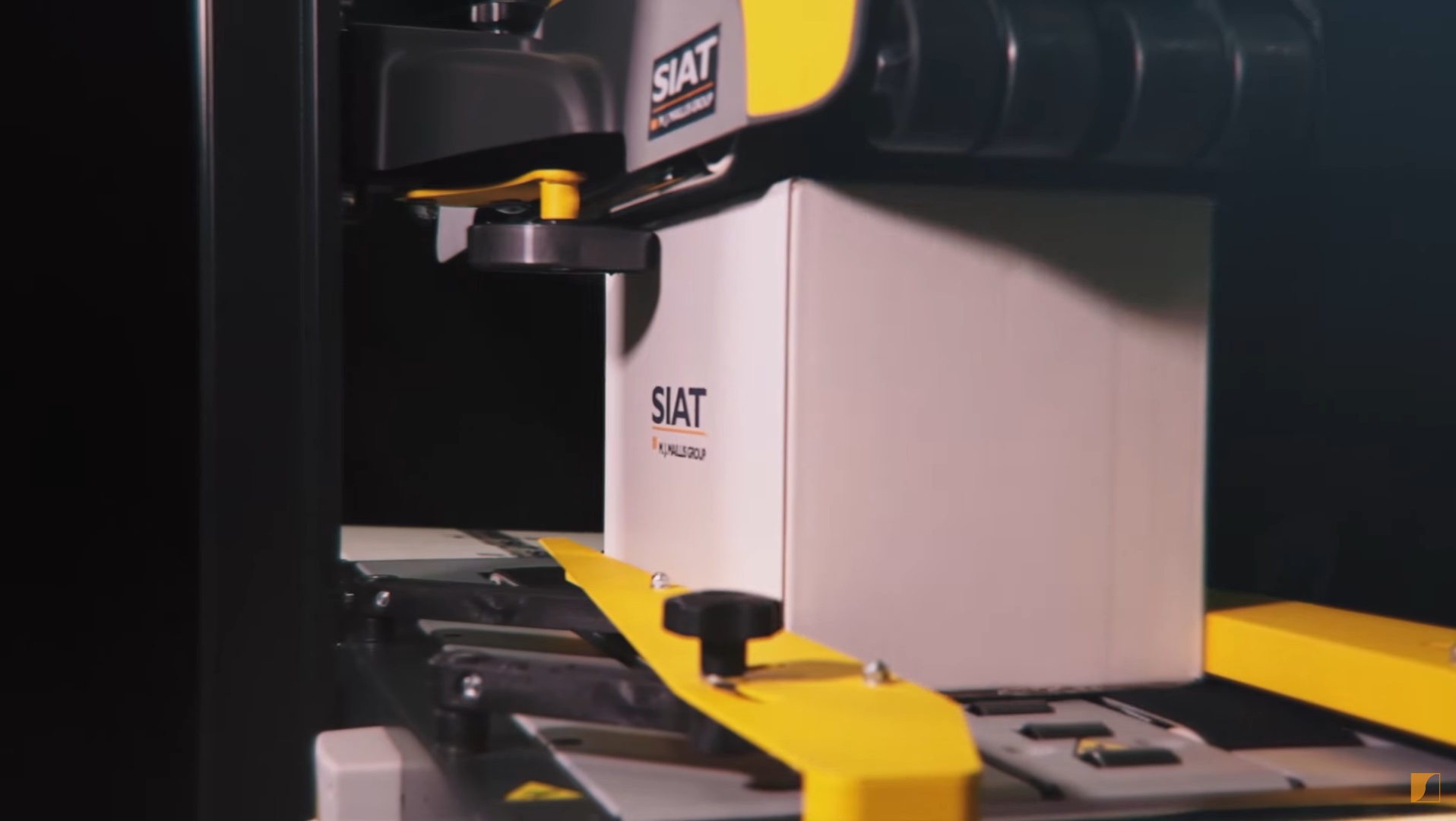 Box Taper (Semi-Auto) | Box Tapers | Astrolift