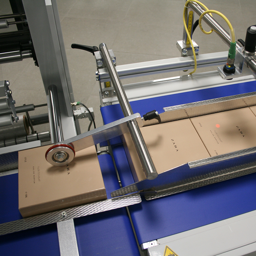 Continuous Automatic Side Sealer | Bar Sealers | Astrolift