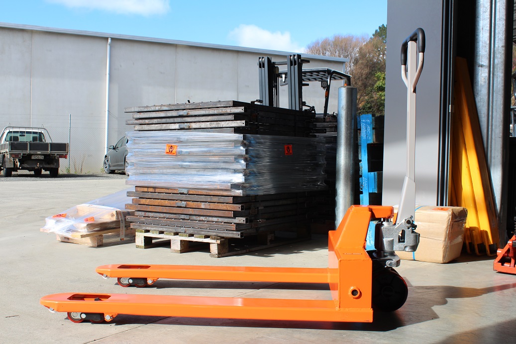 Pallet Truck Extra Wide | 2-Way Pallet Trucks | Astrolift