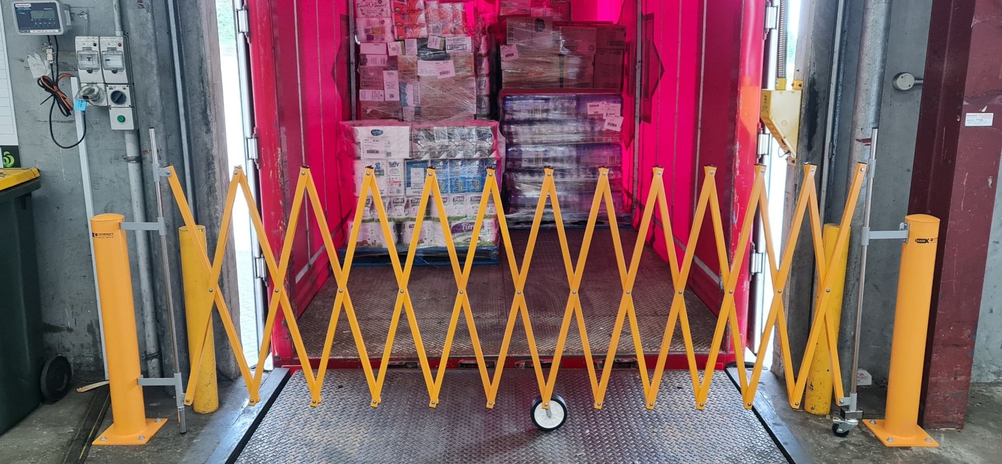 Expandable Safety Barrier | Expandable Barriers | Astrolift