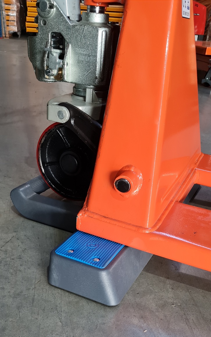 Pallet Truck Stop | 4-Way Pallet Trucks | Astrolift