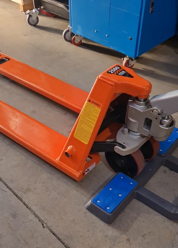 Pallet Truck Stop | 4-Way Pallet Trucks | Astrolift