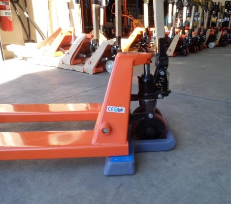 Pallet Truck Stop | 4-Way Pallet Trucks | Astrolift