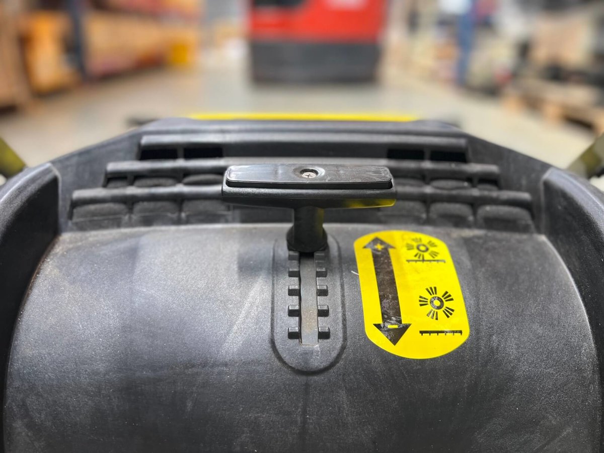 Floor Sweeper Rotating Brushes | Floor Sweepers | Astrolift