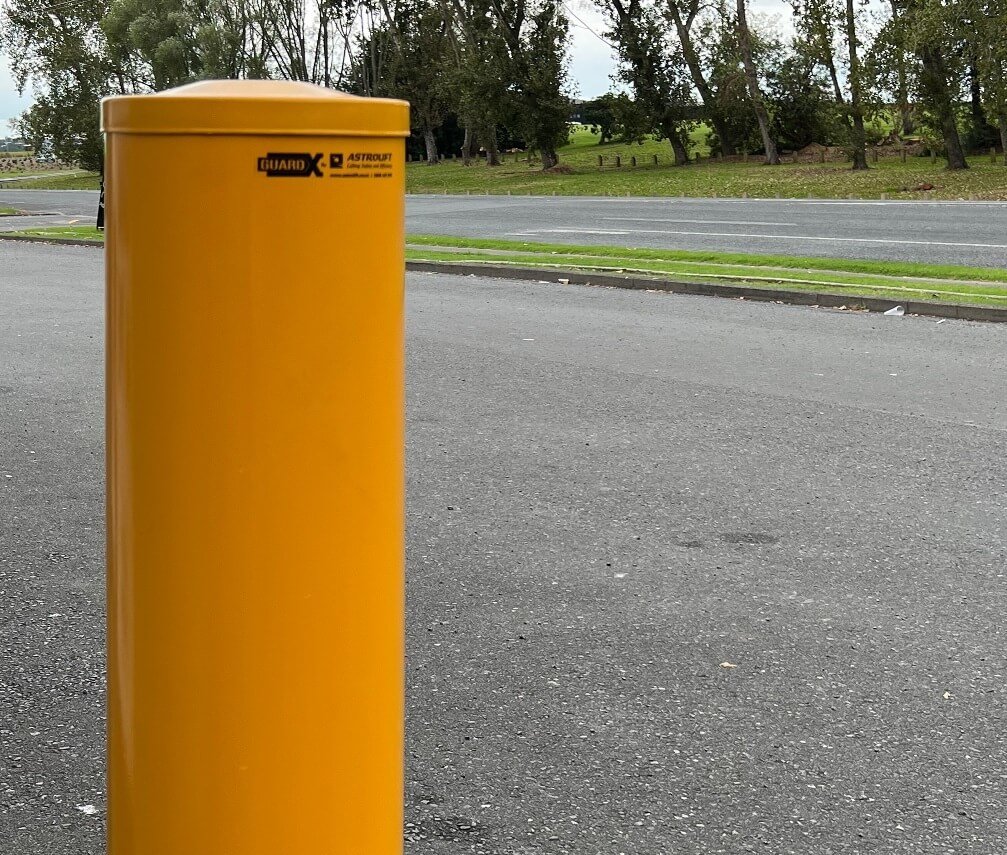 Large Heavy Duty Bollard | Bolt-down Bollards | Astrolift