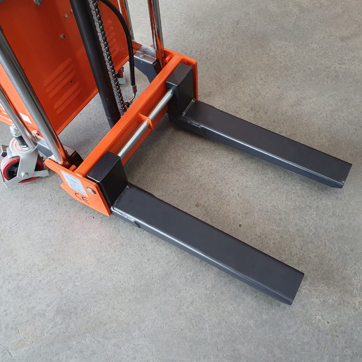 Electric Platform Lifter 400kg | Utility Lifters | Materials Handling ...
