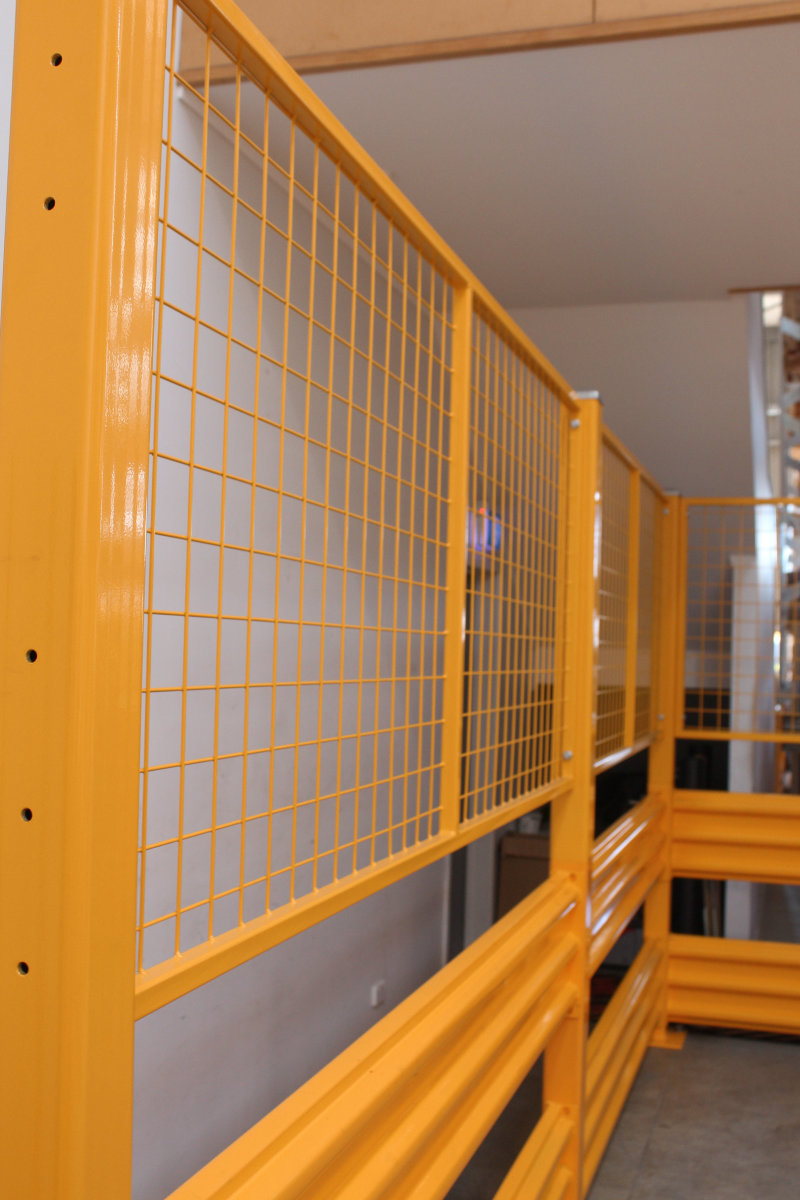 Traffic Barrier & Mesh Panels | Traffic Barriers | Astrolift