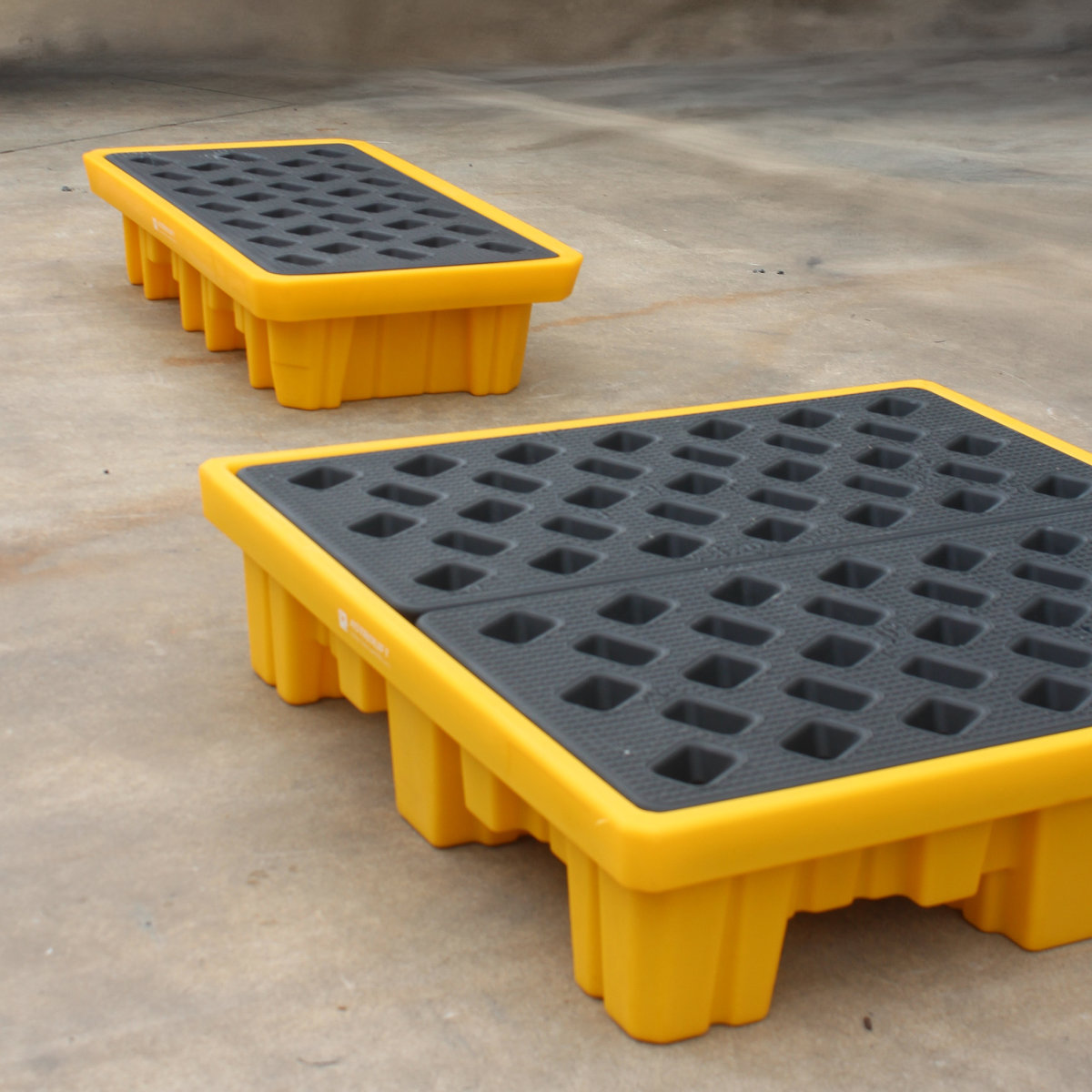 Safely store and manage up to four standard 200L drums with Astrolift’s ...